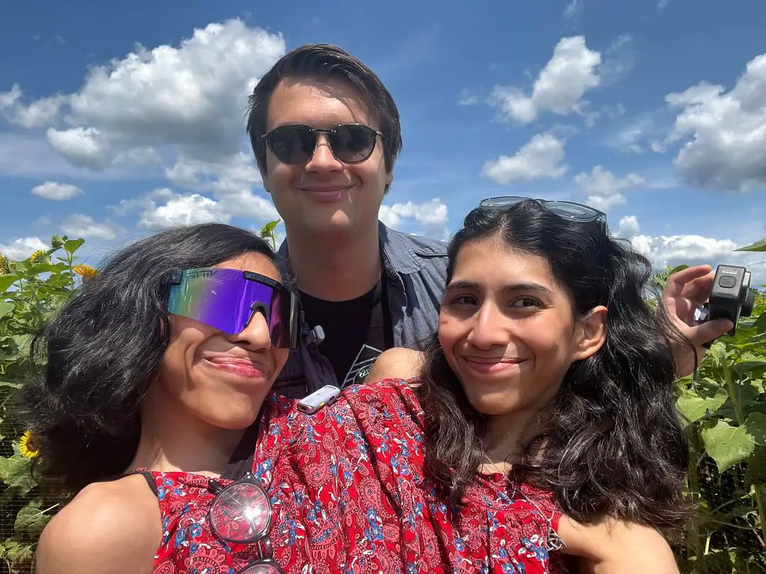 Conjoined Twin Carmen Andrade Announces Marriage